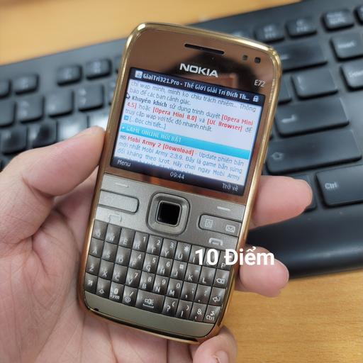 10 Điểm . Điện thoại Nokia e72 - Set tiêu chuẩn